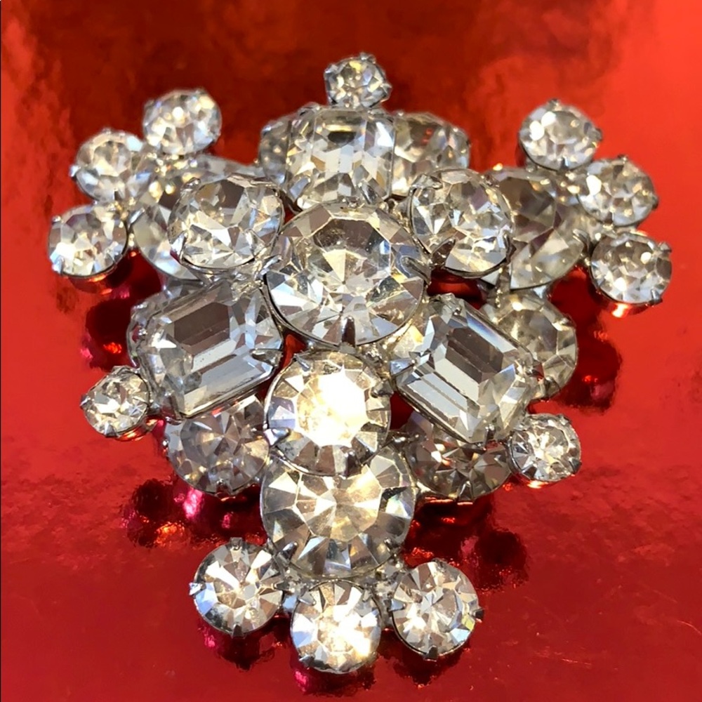 #370 Rock Crystal Snowflake . - Gem